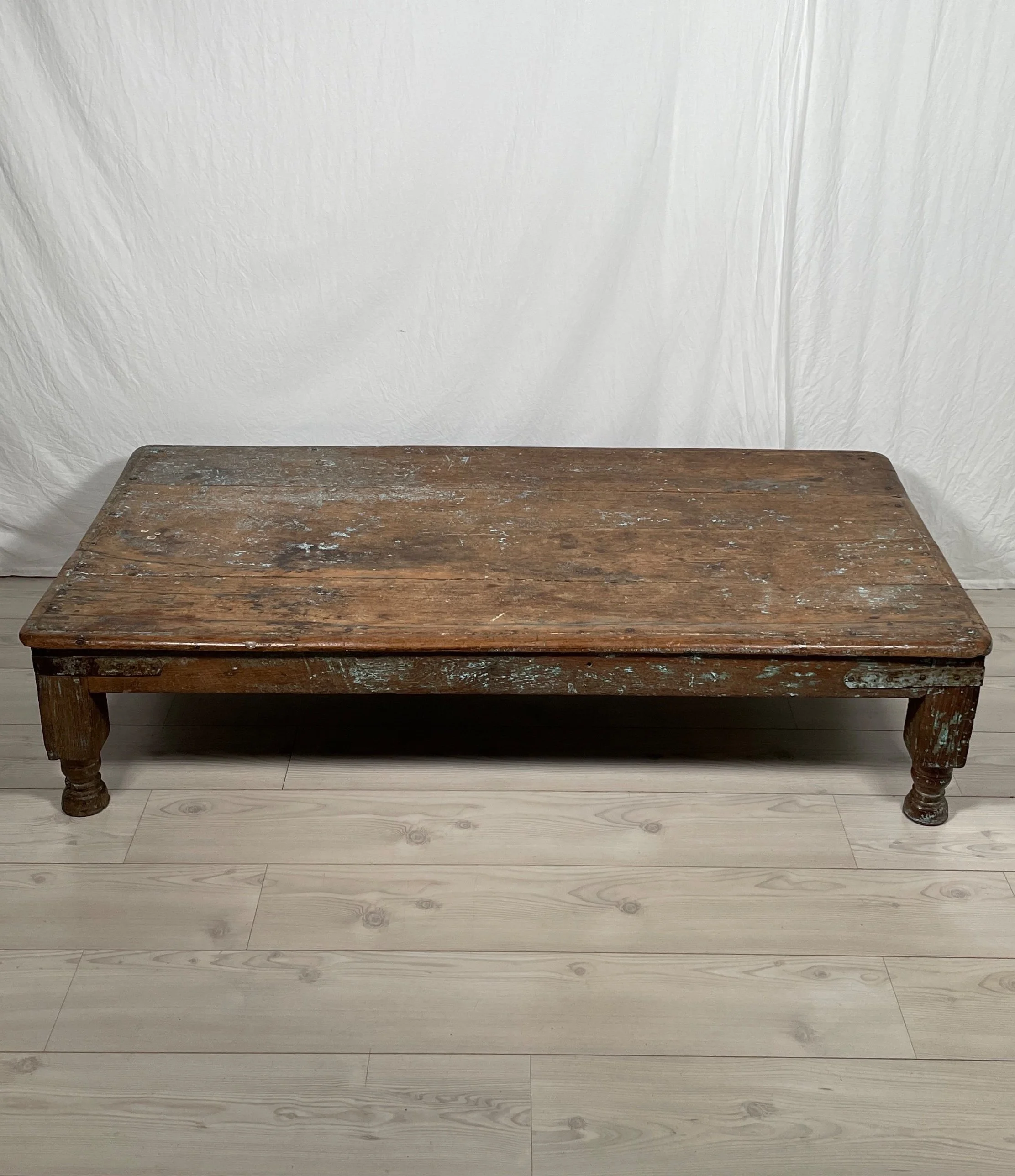 IDAL Design -pöytä — IDAL – uusi elämä