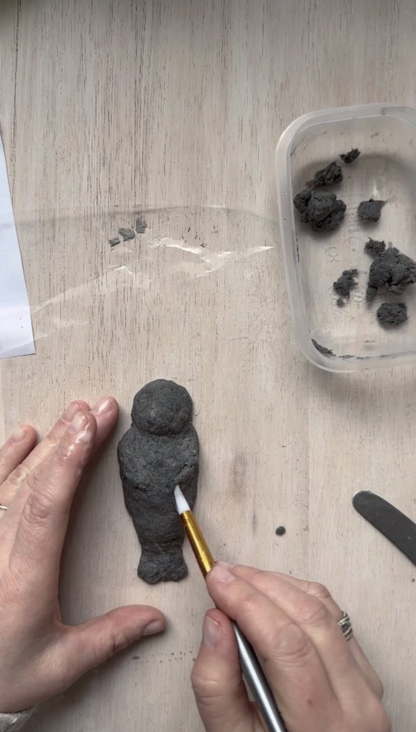 DIY Christmas Ornament: How to Make a Paper Pulp Seal Decoration Step ...
