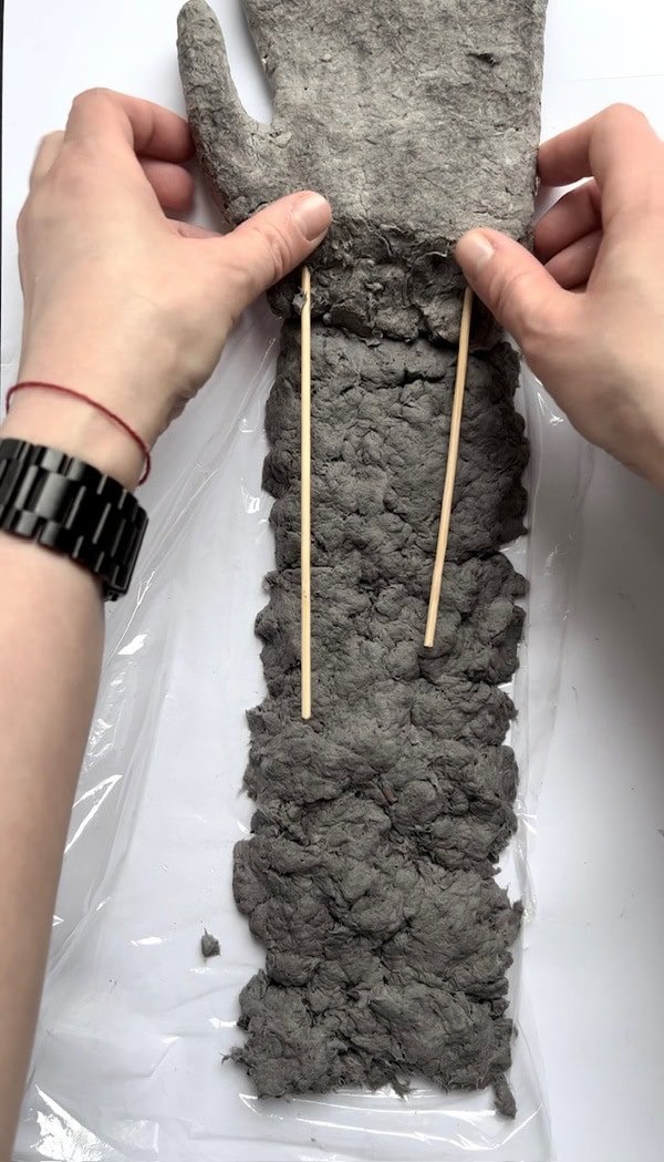 Minimalist Hand Sculpture: Transforming Everyday Materials into ...