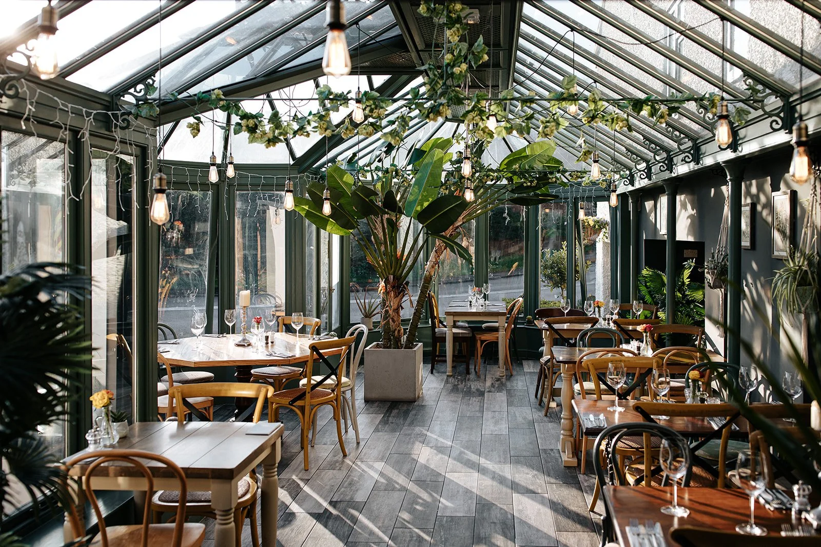 Tap & Run | Pub and Kitchen