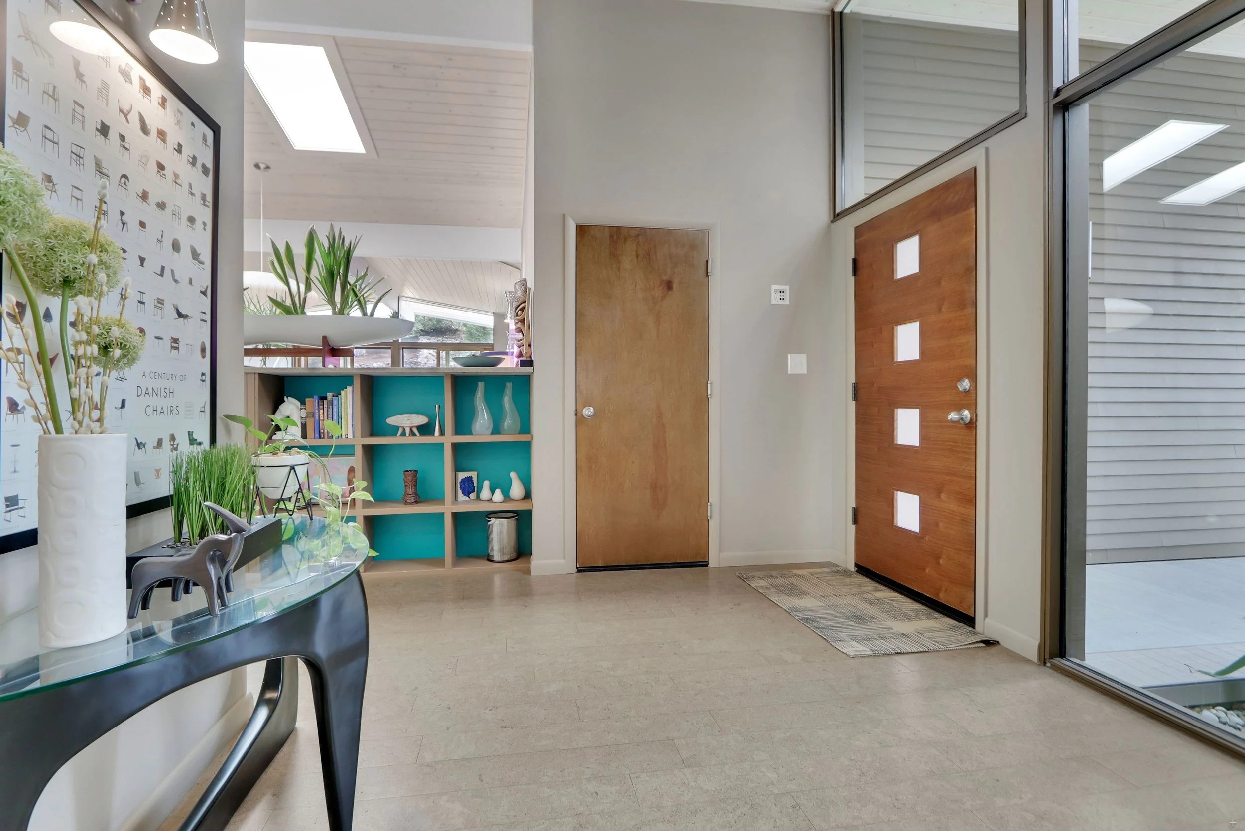 Modern House in Tennessee — Robert Nebolon Architects LLP