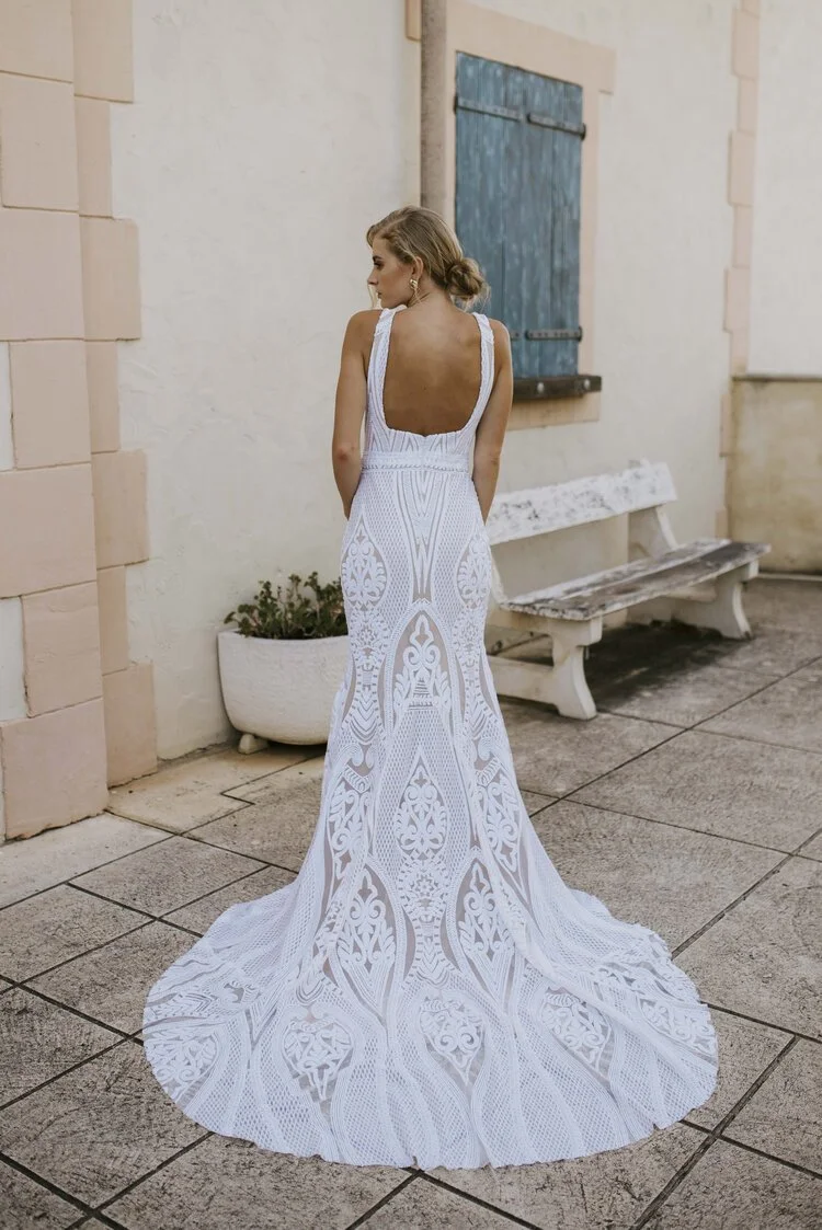 VIENNA | TANIA OLSEN — Bride + Winter