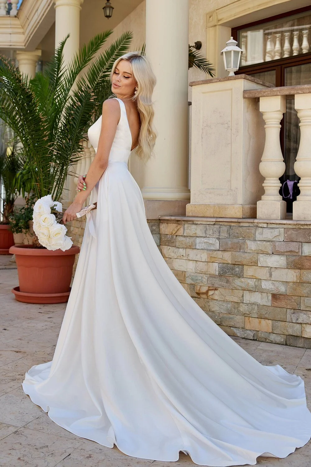 VIENNA | TANIA OLSEN — Bride + Winter