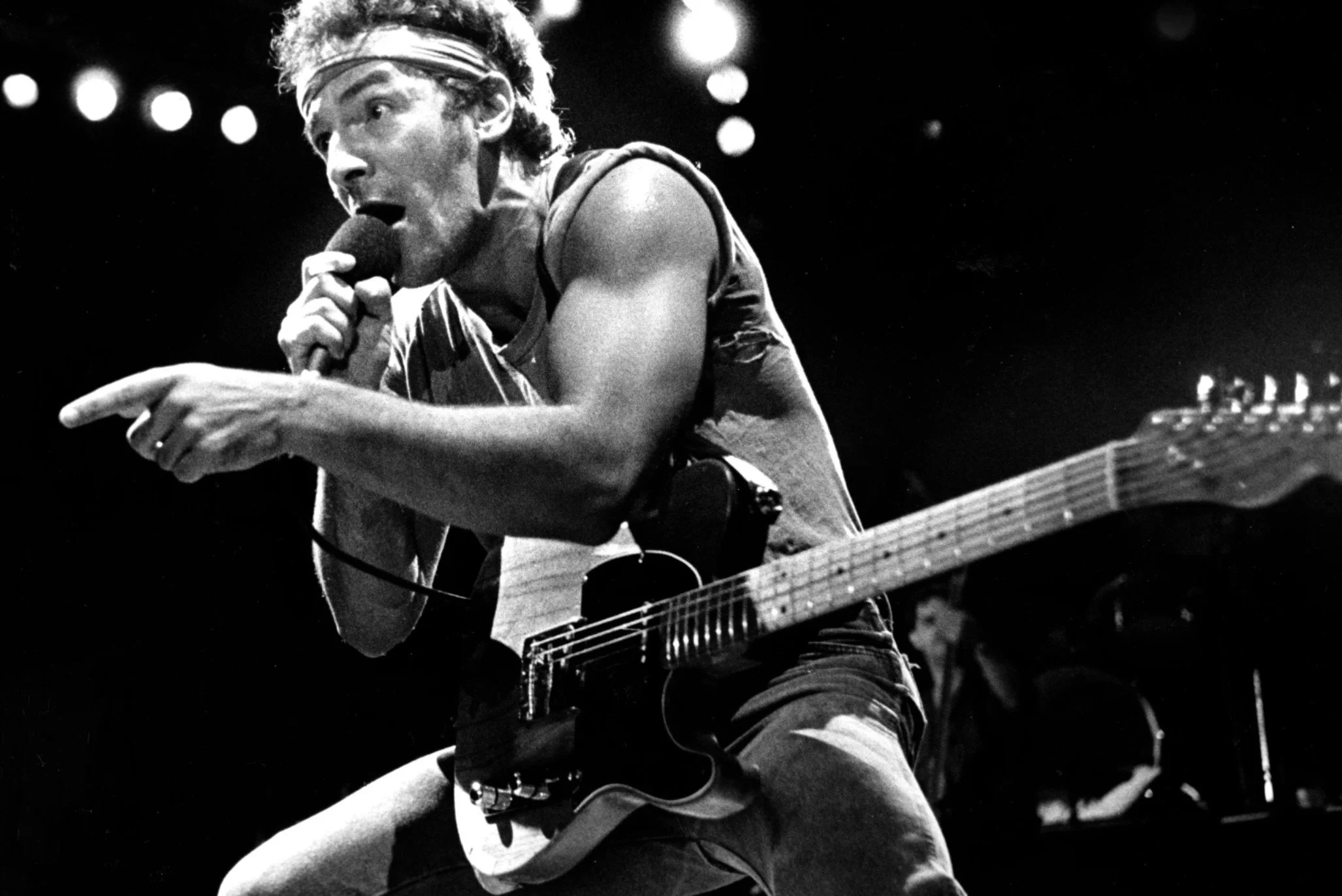 Unforgettable Live Performances: Legendary Concerts That Defined an Era ...