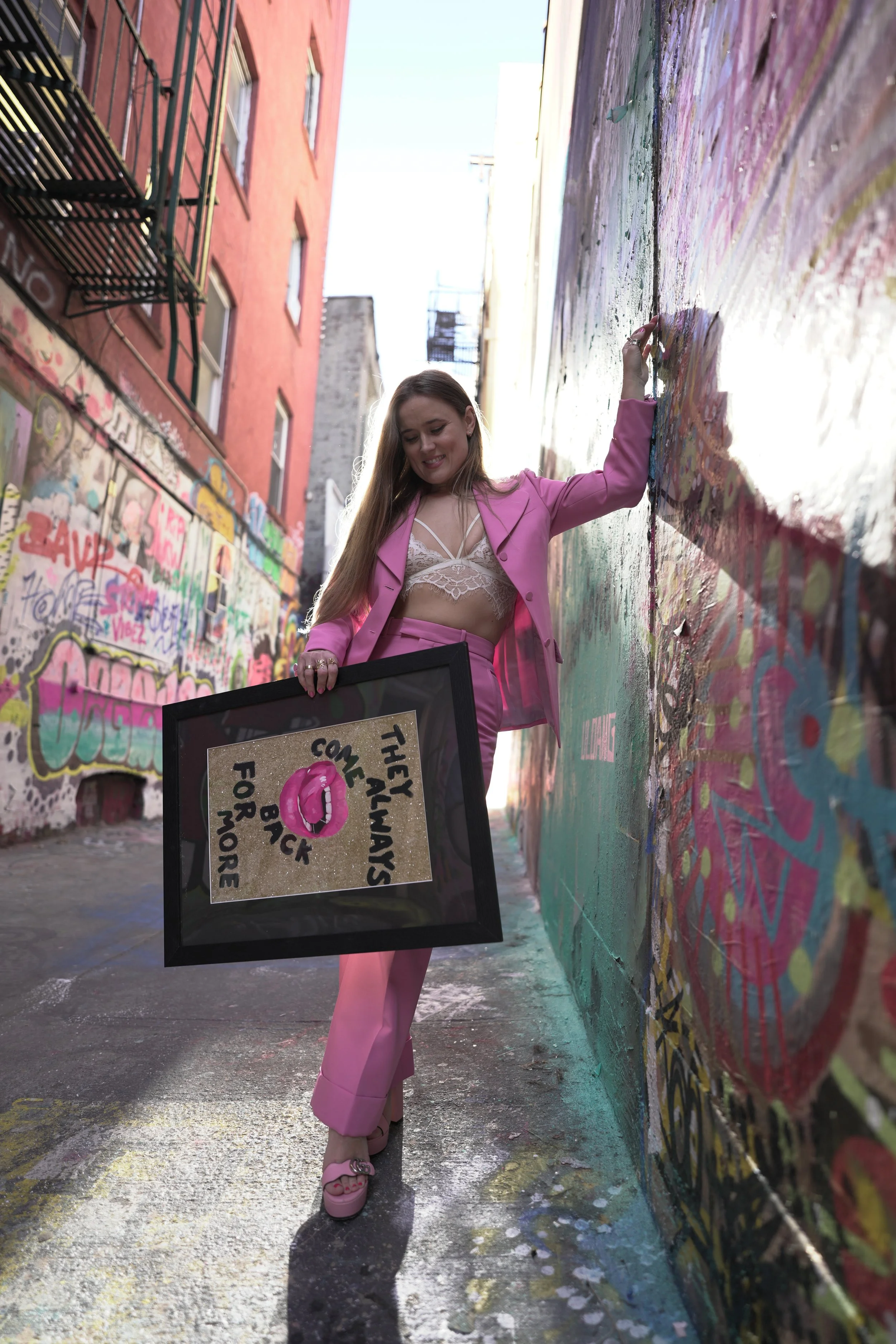 British Female Artist - Madison Storm | Madison-Storm.com