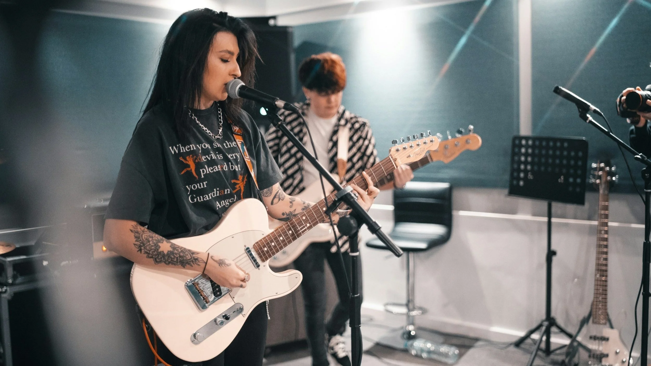 How to Boost Your Confidence and Overcome Insecurity When Singing ...