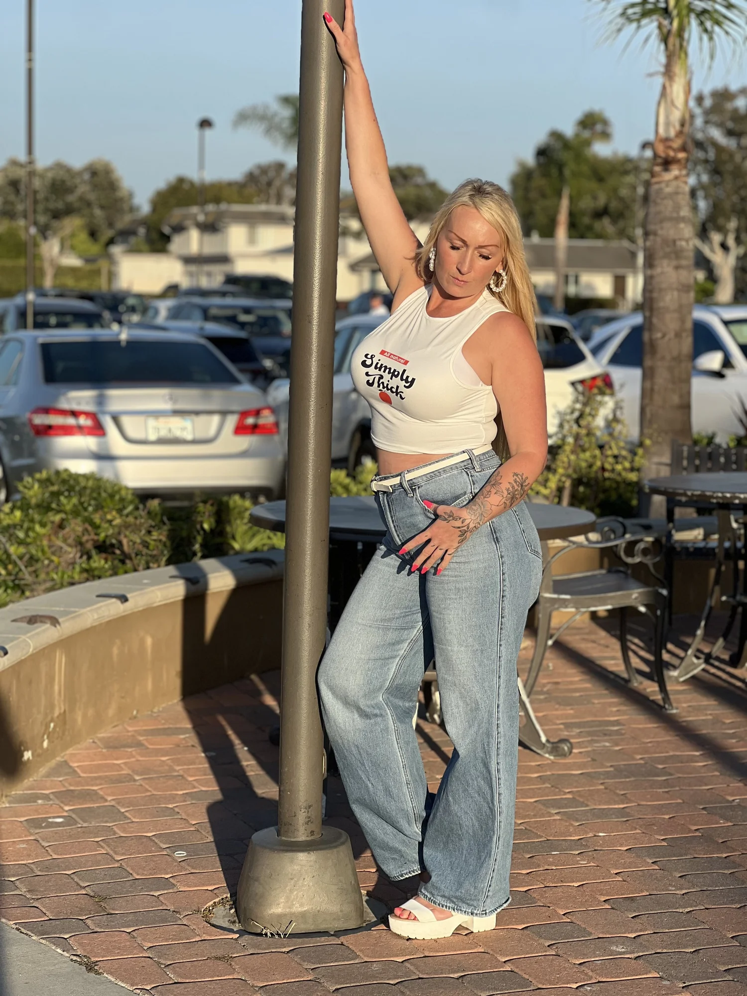 Gallery — Momma Blonde Bombshell
