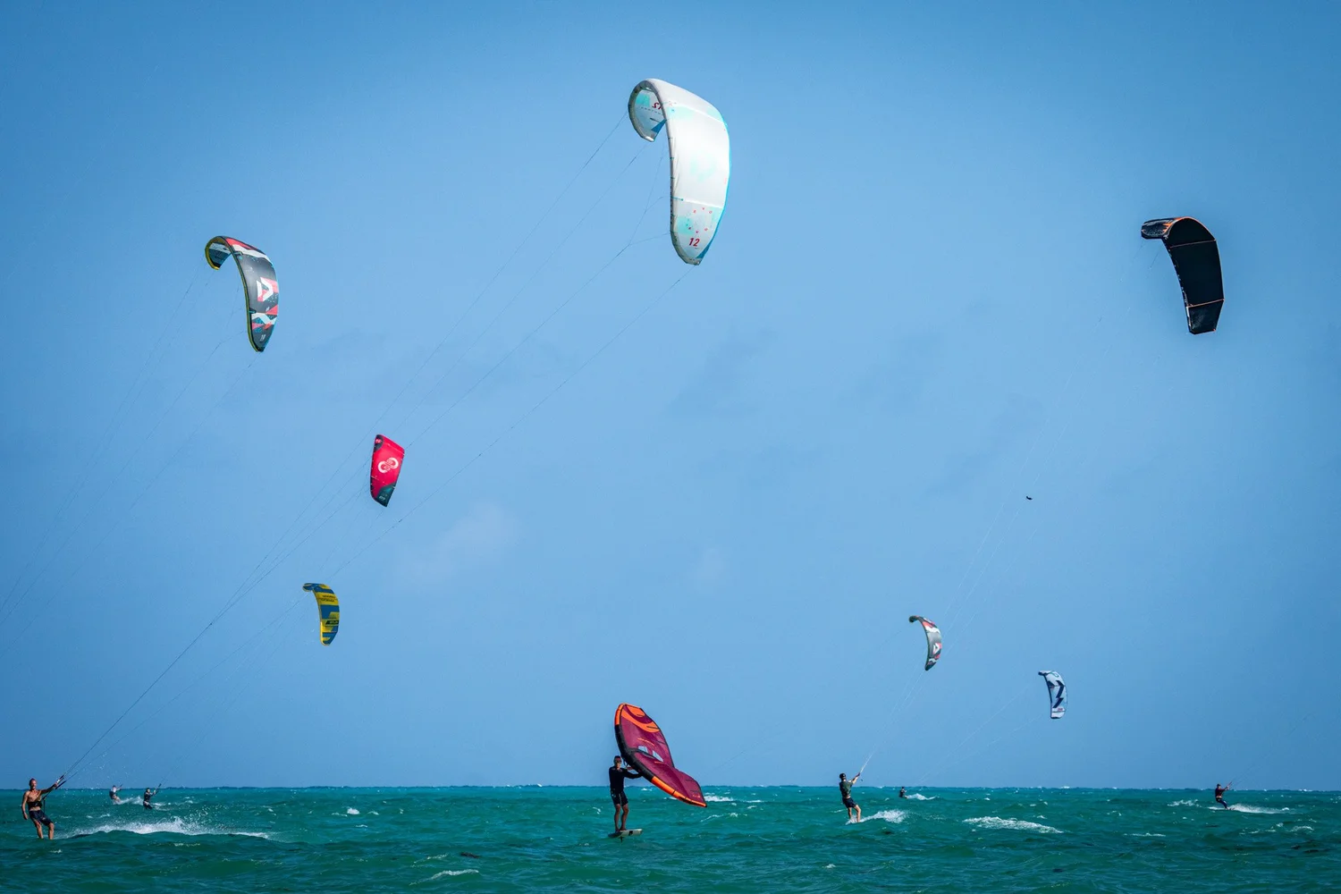 Východní pobřeží Zanzibaru: Mekka světového kitesurfingu — Ales Malar ...