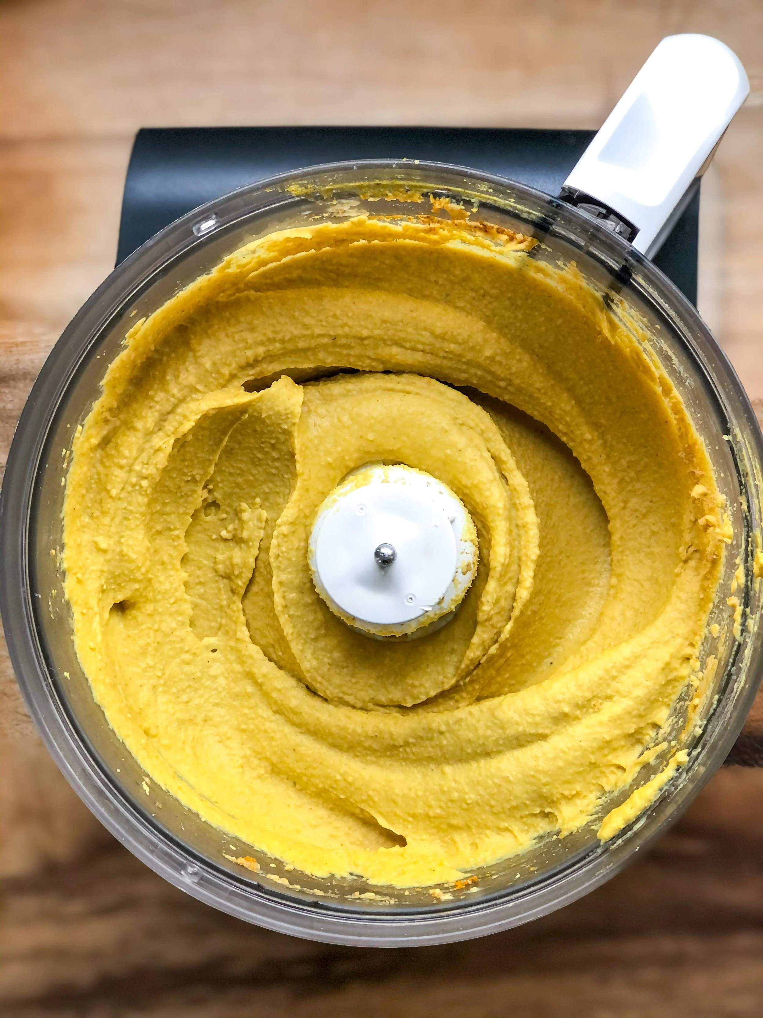 Hummus de cúrcuma y semillas — Saboreanda