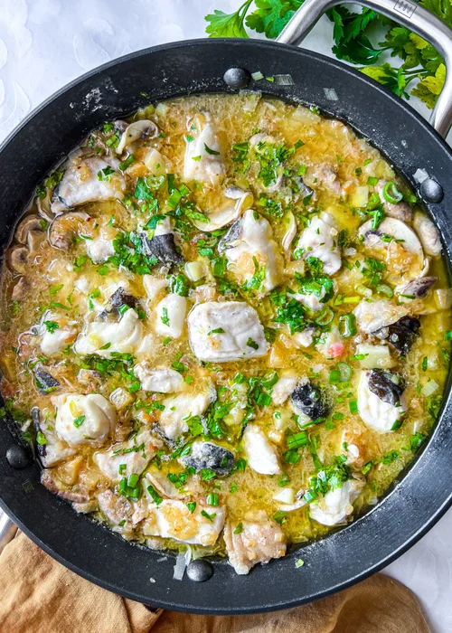 Sopa de pescado noruega con skrei noruego y tubérculos — Saboreanda