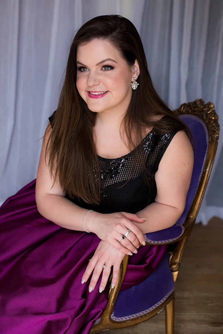 BIOGRAPHY — JESSICA ROBINSON