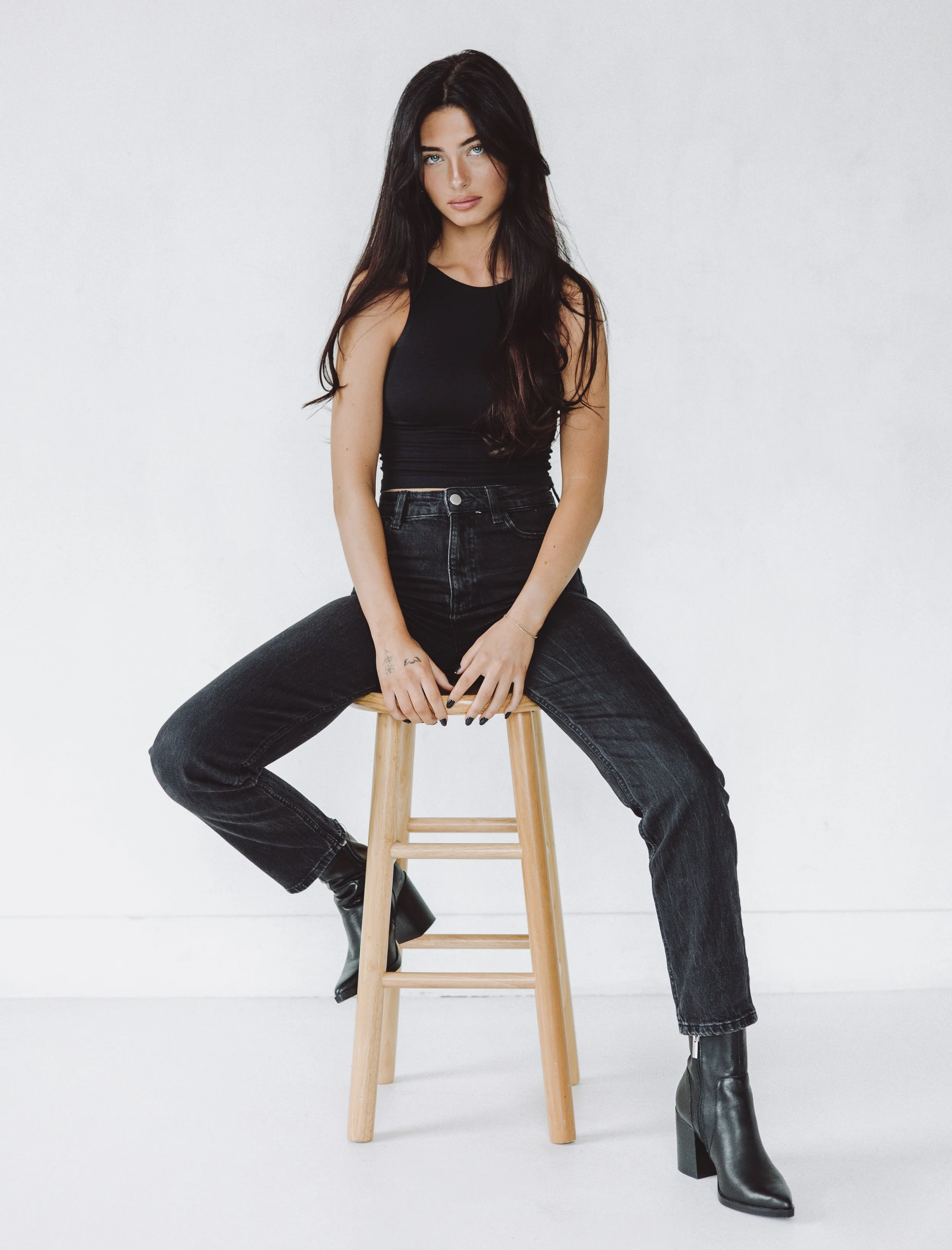 MELODY MILES — Evolve Model Management