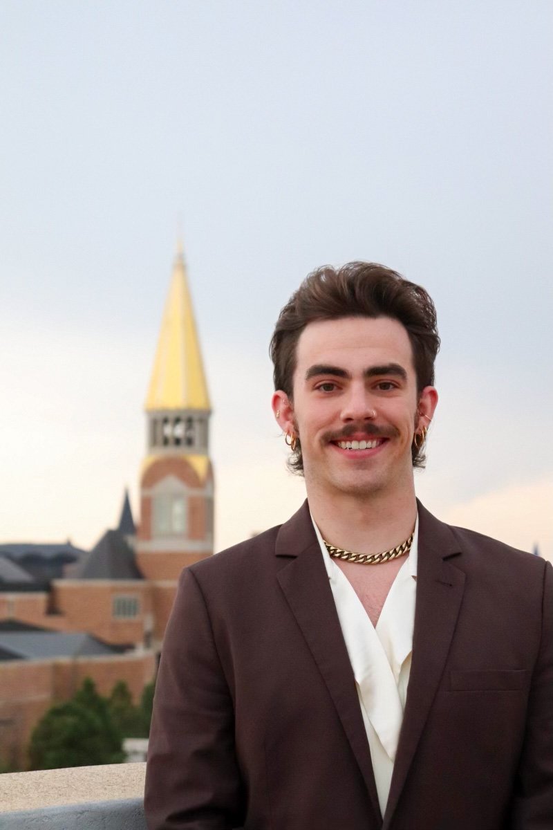 About the Artist — Alex Blom Art