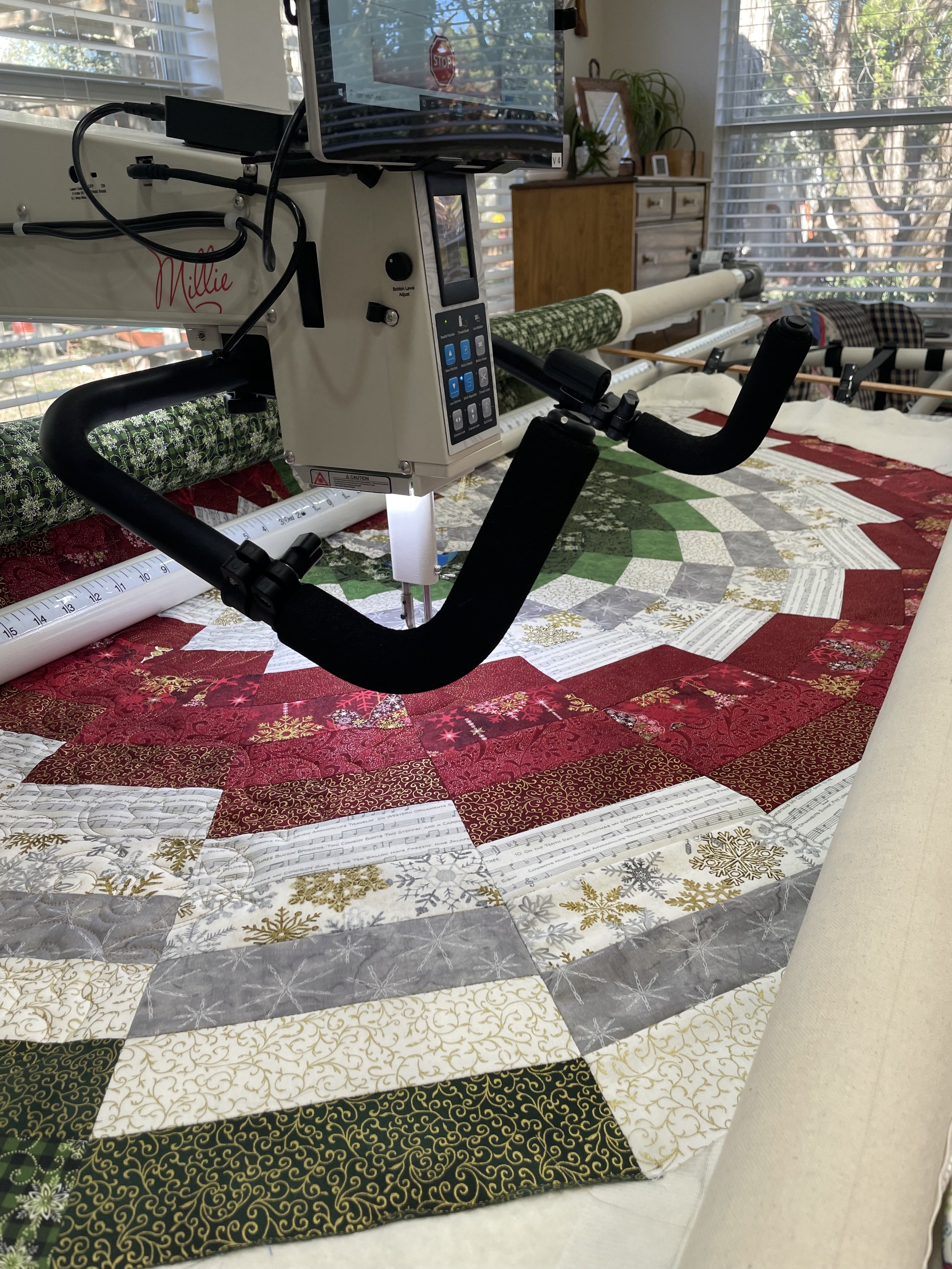 Groovy Stitches Quilting