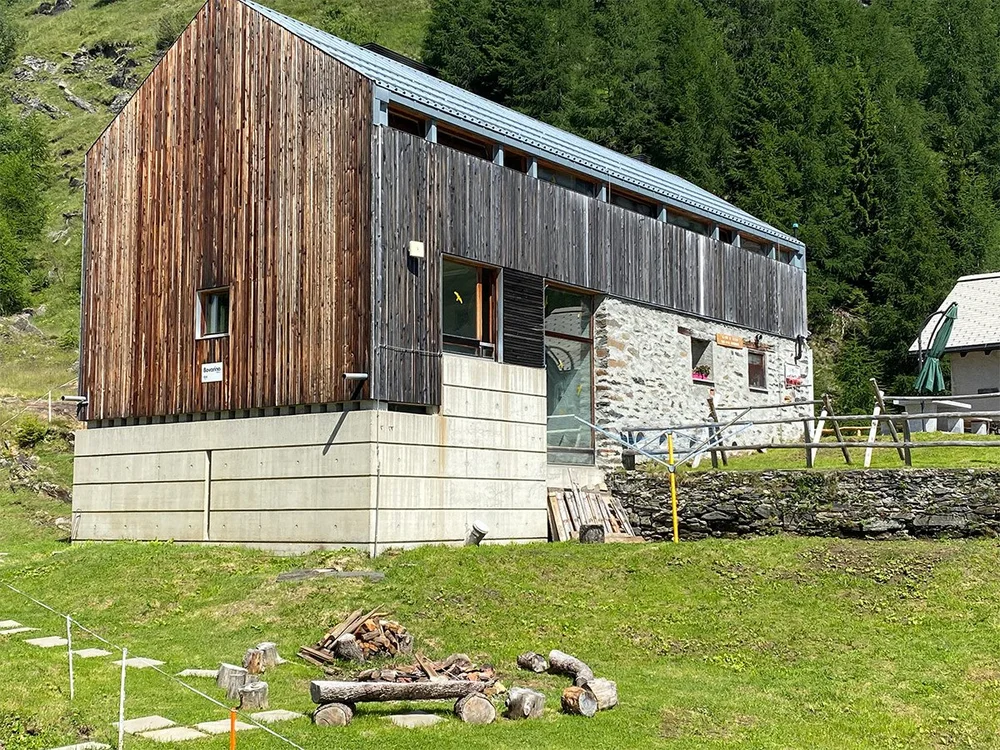 Capanne, rifugi — Via Crio