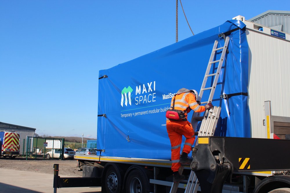 Services — Maxi Space 2023