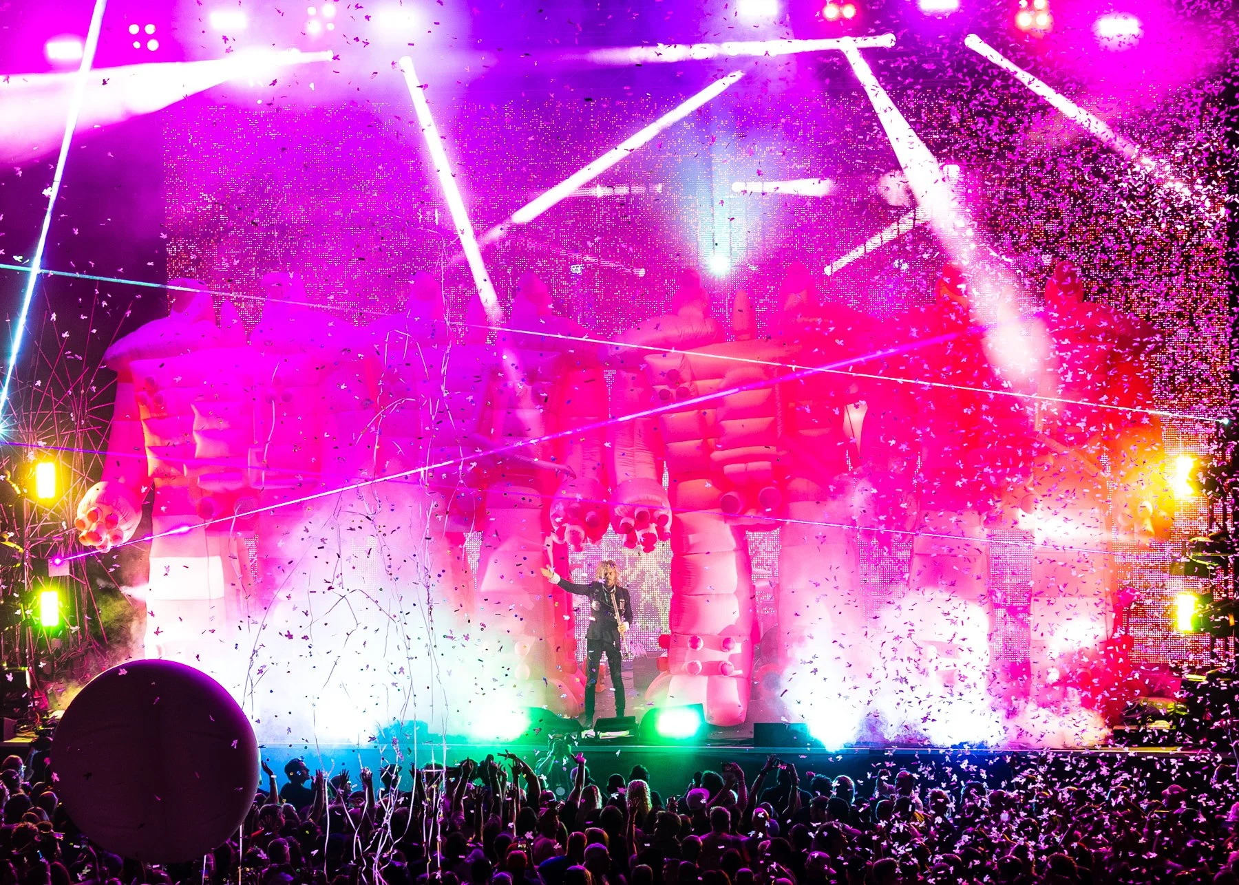 When Indie Rock Meets Intergalactic Circus: A Perfect Summer Night at ...