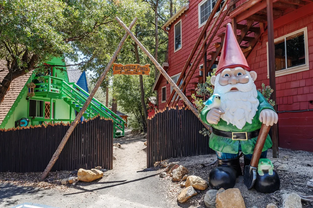 Hicksville Pines | Discover Unique Mountain Retreats