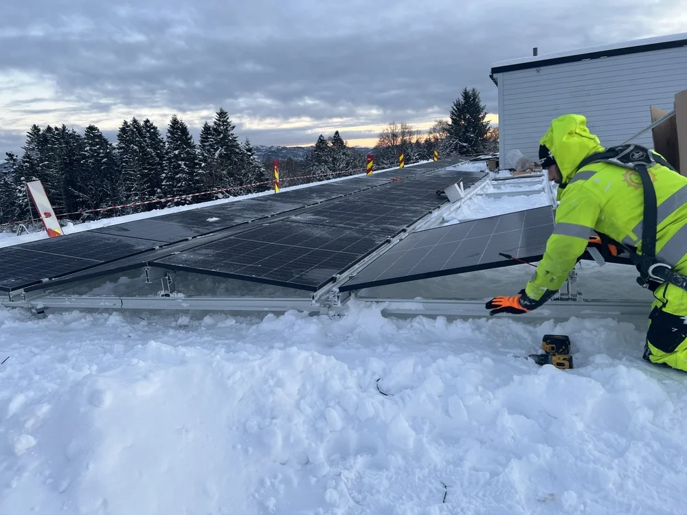 Solenergi tar av i regnbyen - Bergens Tidende — Suno Solceller