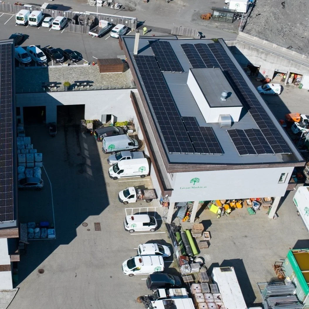 Referanseprosjekter solceller vestland — Suno Solceller