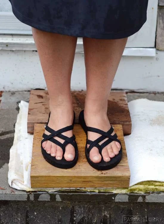 Here's How to Make Handmade Paper from Recycled Materials — Paperslurry