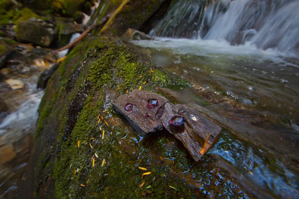 Garnet Ledge: Historic Gemstone Site — Travel Wrangell