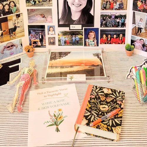 Celebrate: How to Decorate a Senior Table — HomeMadeville