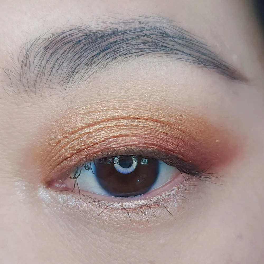 Simple Yet Stunning Smoky Eye Tutorial Using Bronze and Red Eyeshadow ...