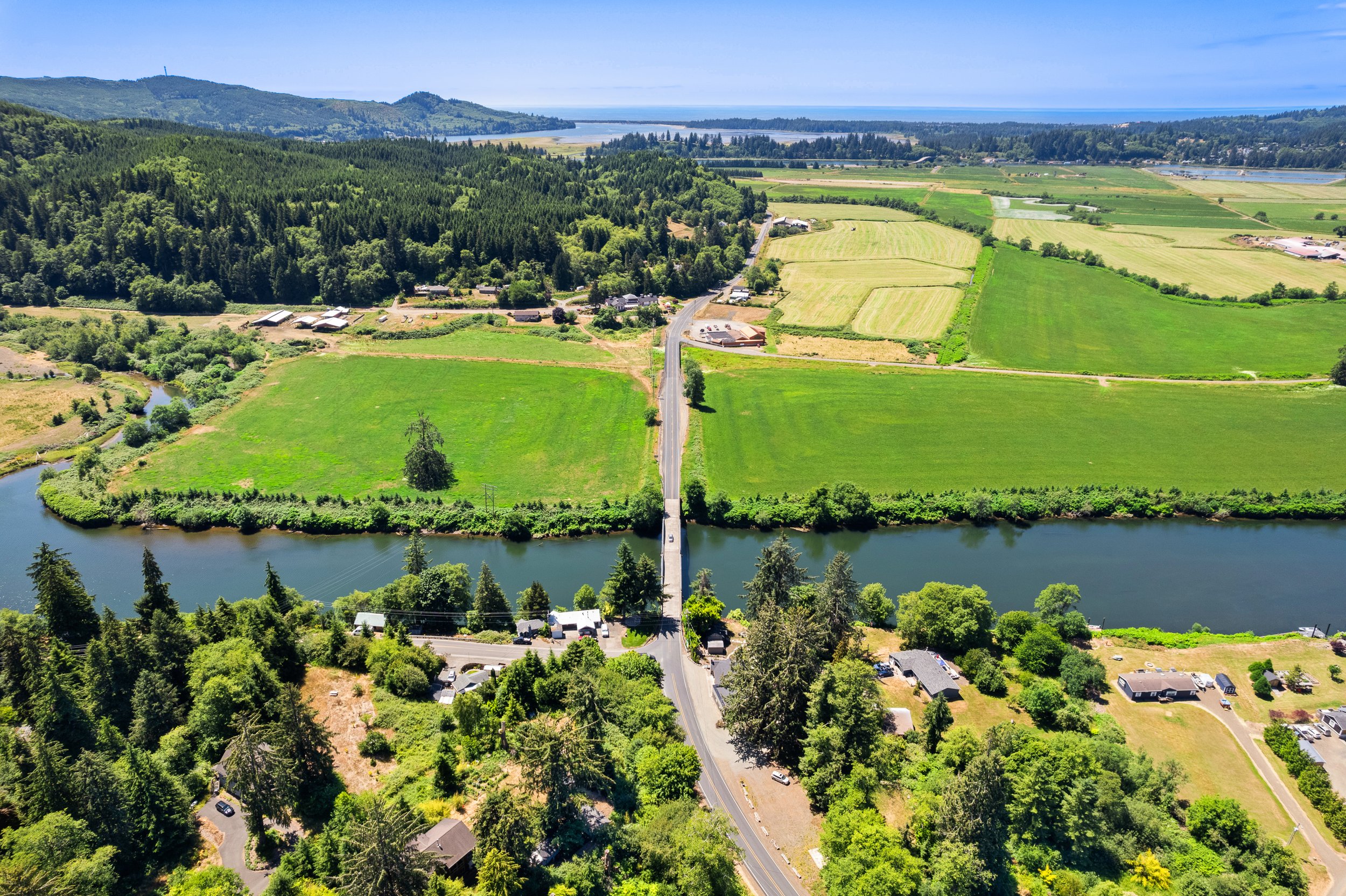 About the Nehalem River Inn hotel — Nehalem River Inn