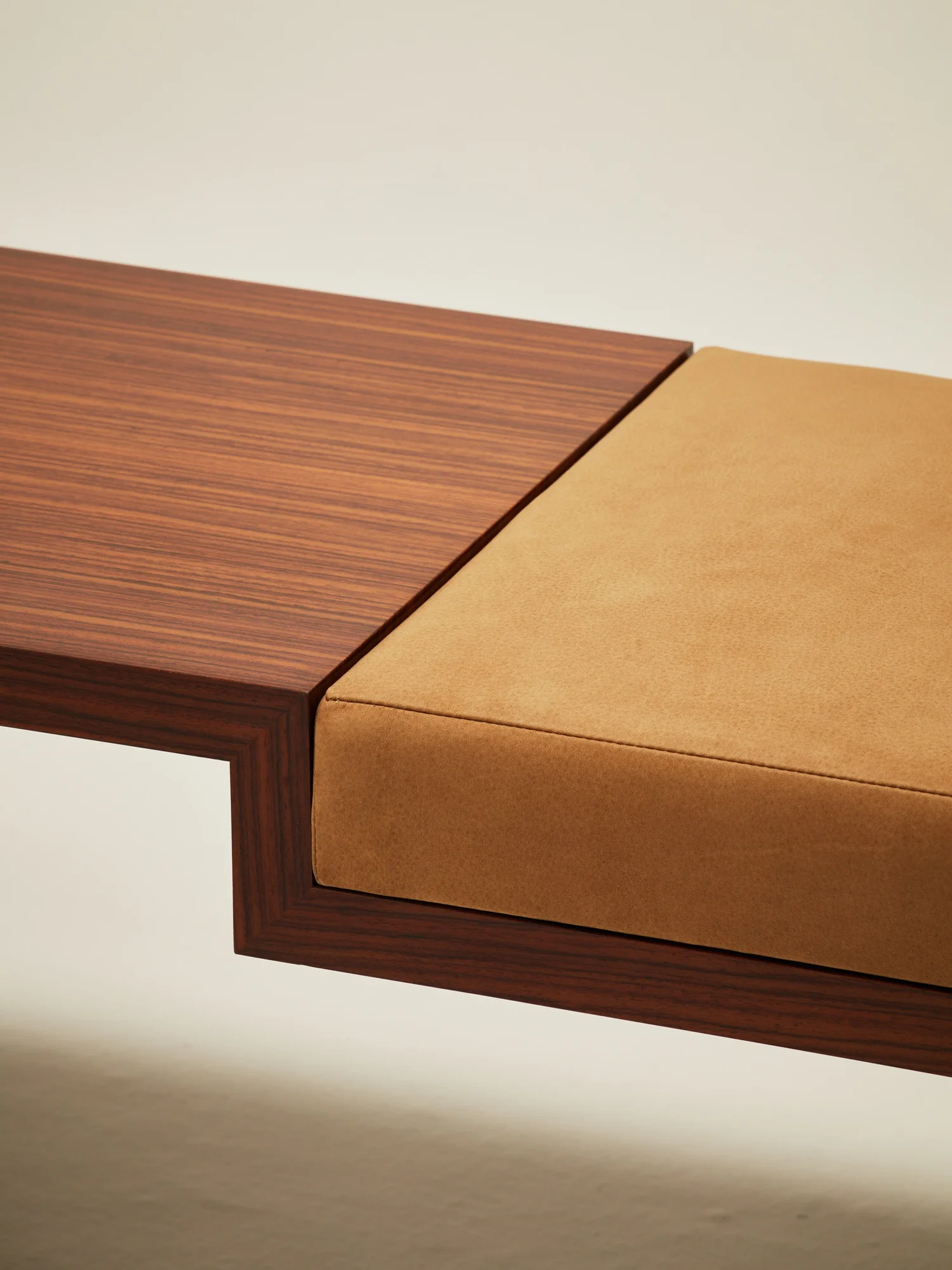 Atelier FM, Continuous Bench