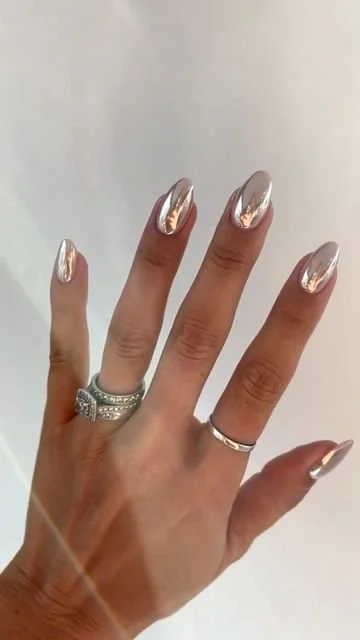 Bold Nail Colors That Will Dominate This Fall — A Style Set