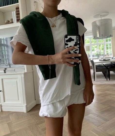 College Outfit Ideas And Wardrobe Essentials — A Style Set