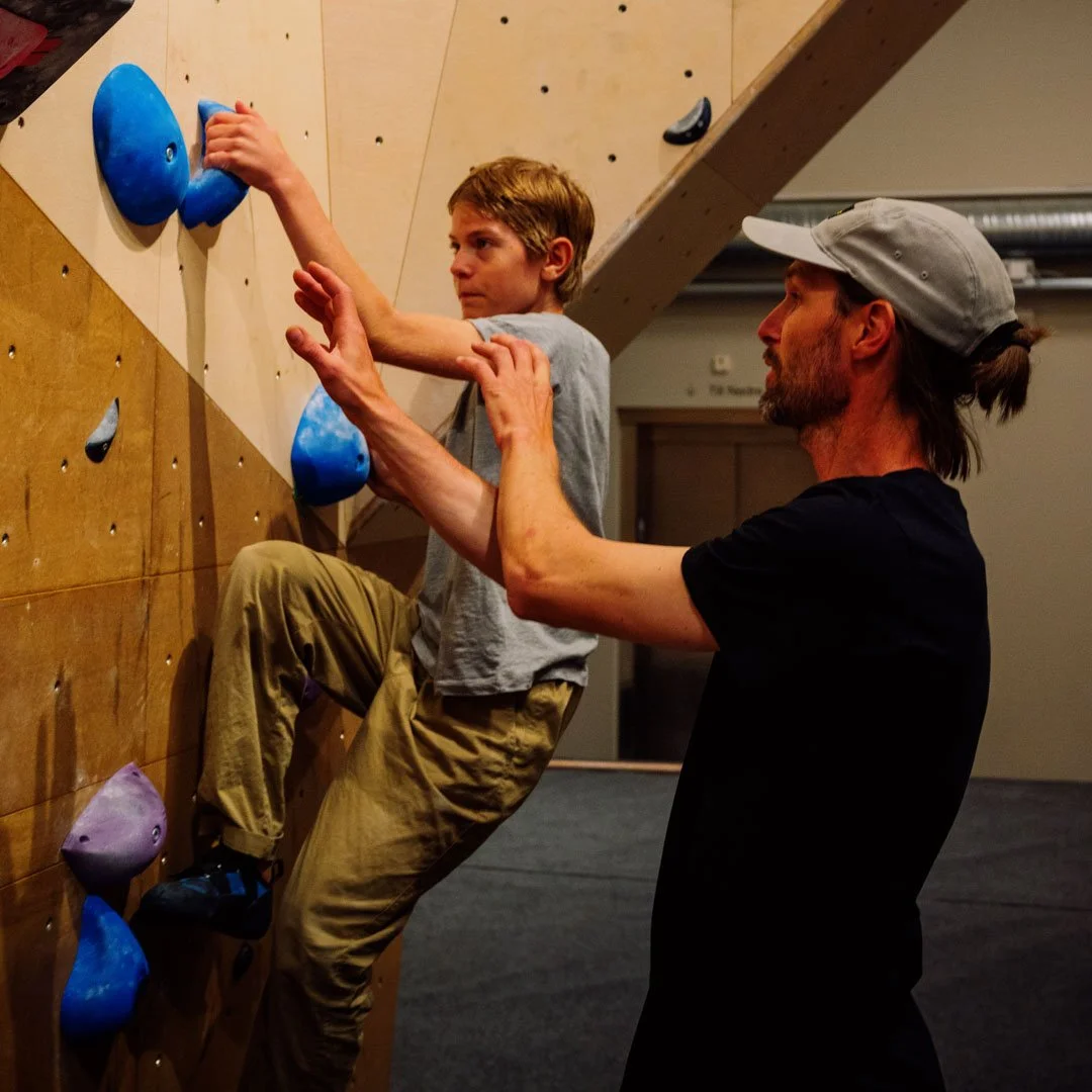 Climbing — Moumo
