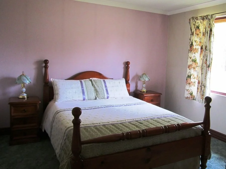 Aussie Bush Cabin — Lavendale Country Retreat | | Farm Stay | York, WA