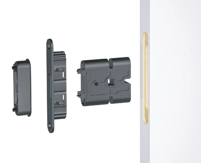 Magnetic door closing system — SLY