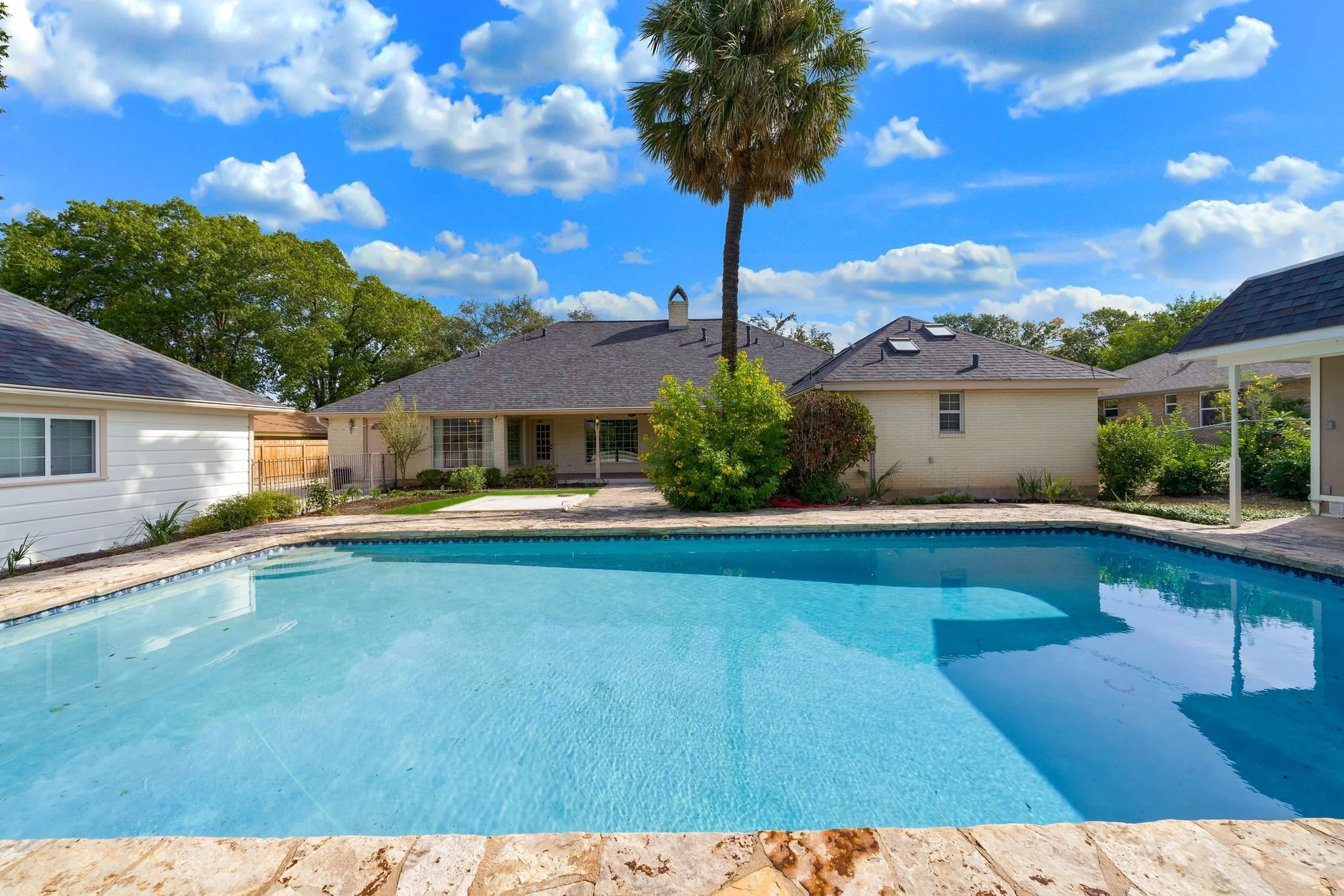 Listings — Vicki Collier