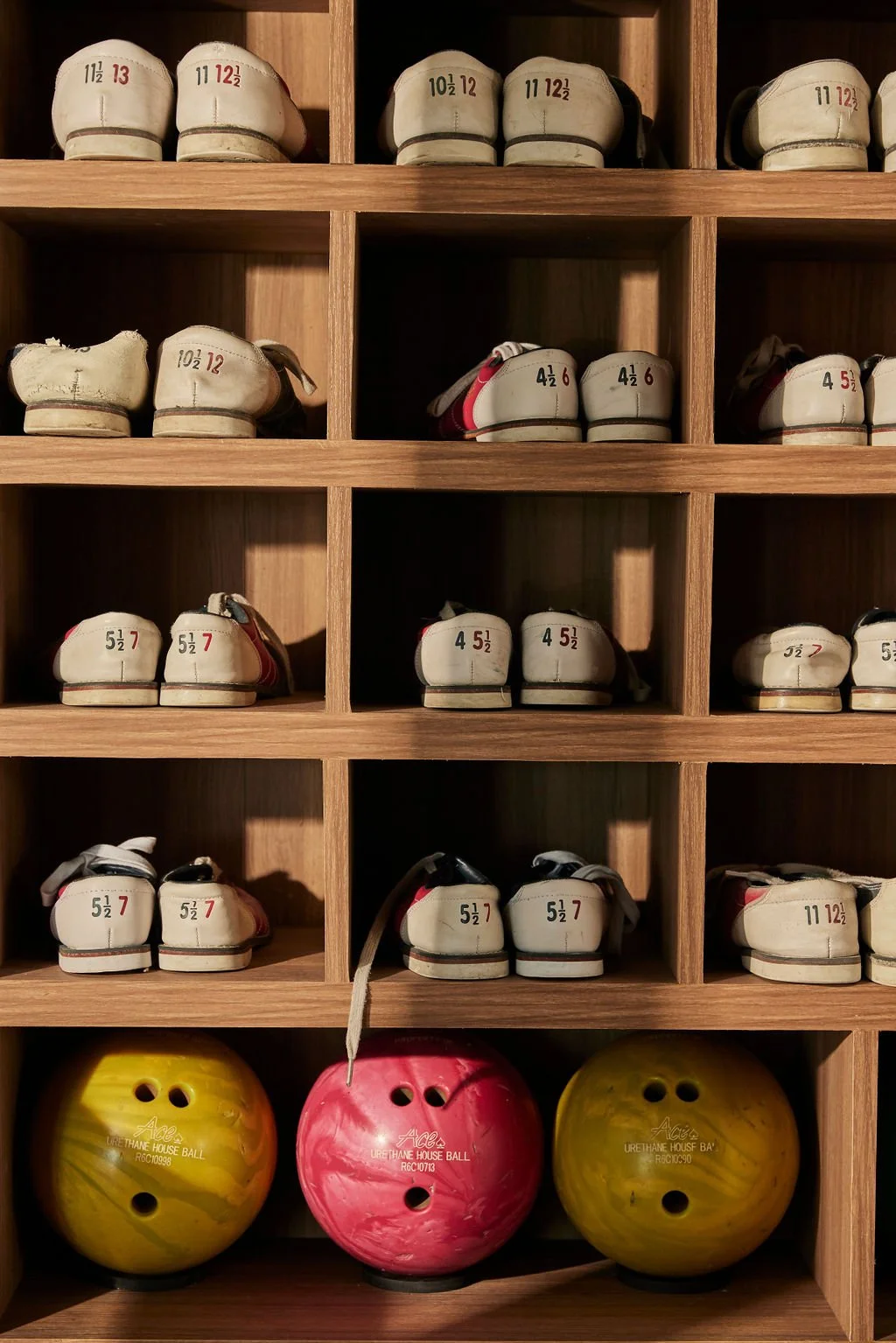 BOWLING — Primrose Lanes Restaurant & Bowling Club