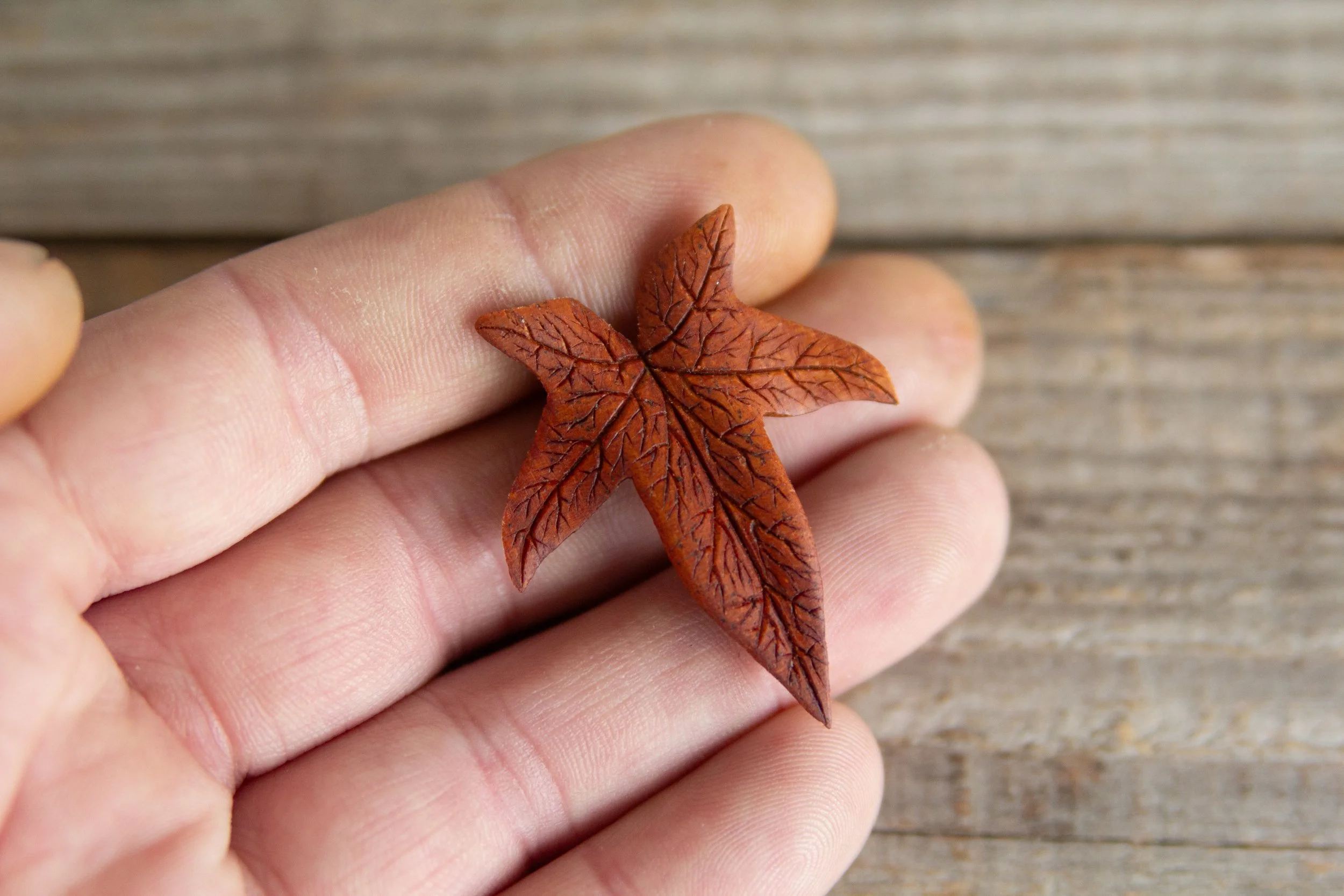 Ivy Leaf Trinity Pendant Carving — Giles Newman