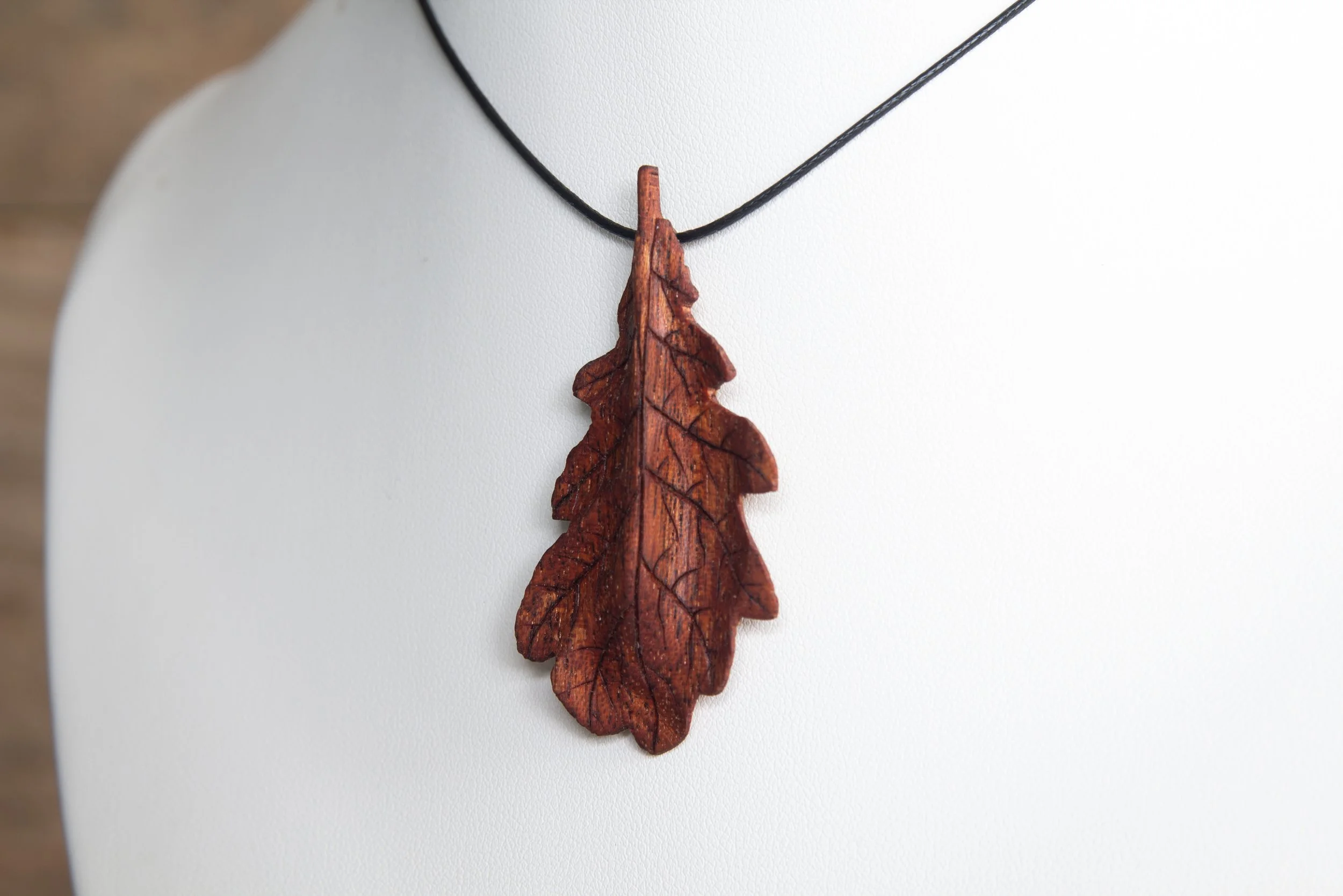 Ivy Leaf Trinity Pendant Carving — Giles Newman