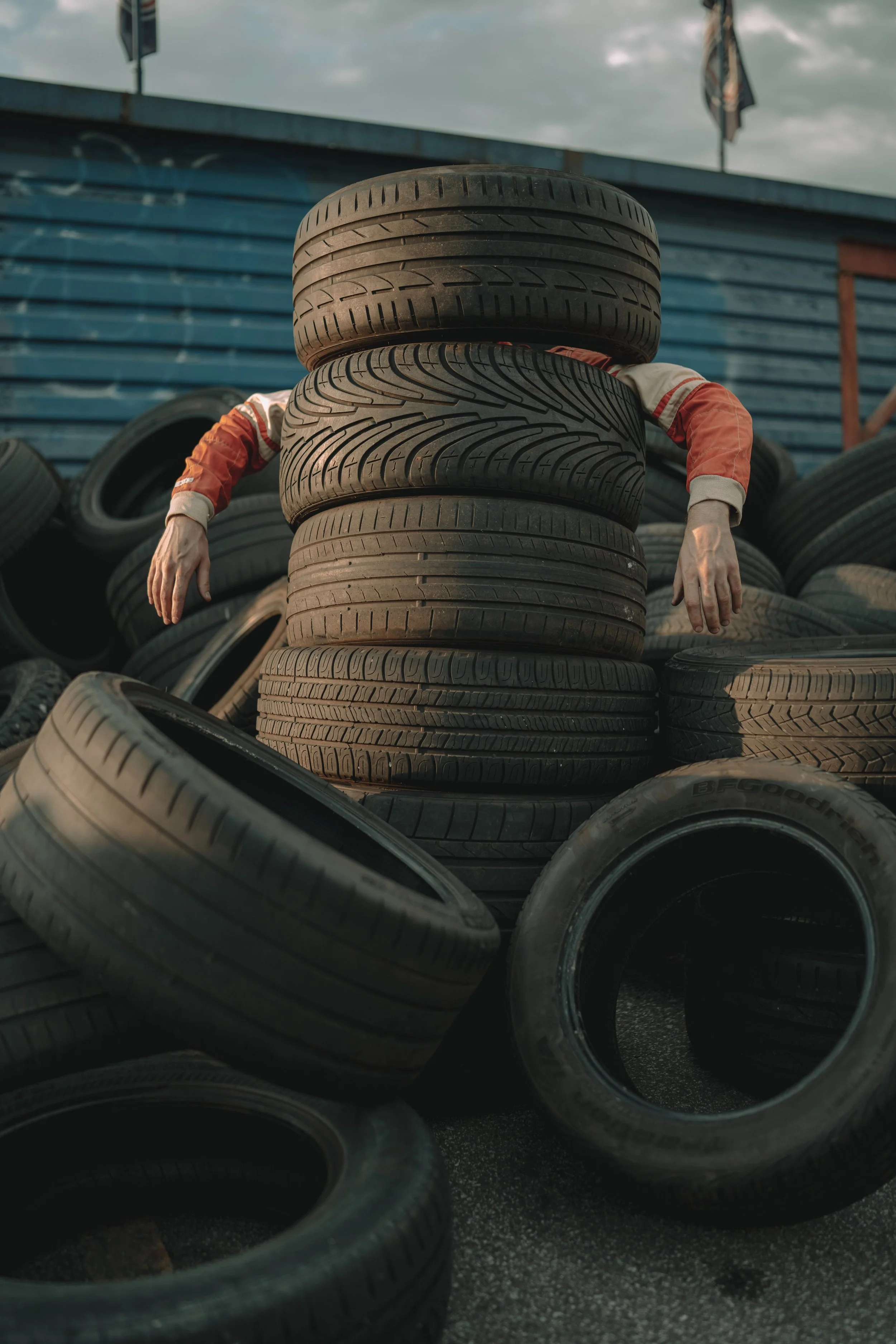 POSTERCHILD: INSIDE THE BEAUTIFULLY UNCANNY WORLD OF ROMAN AGEE ...