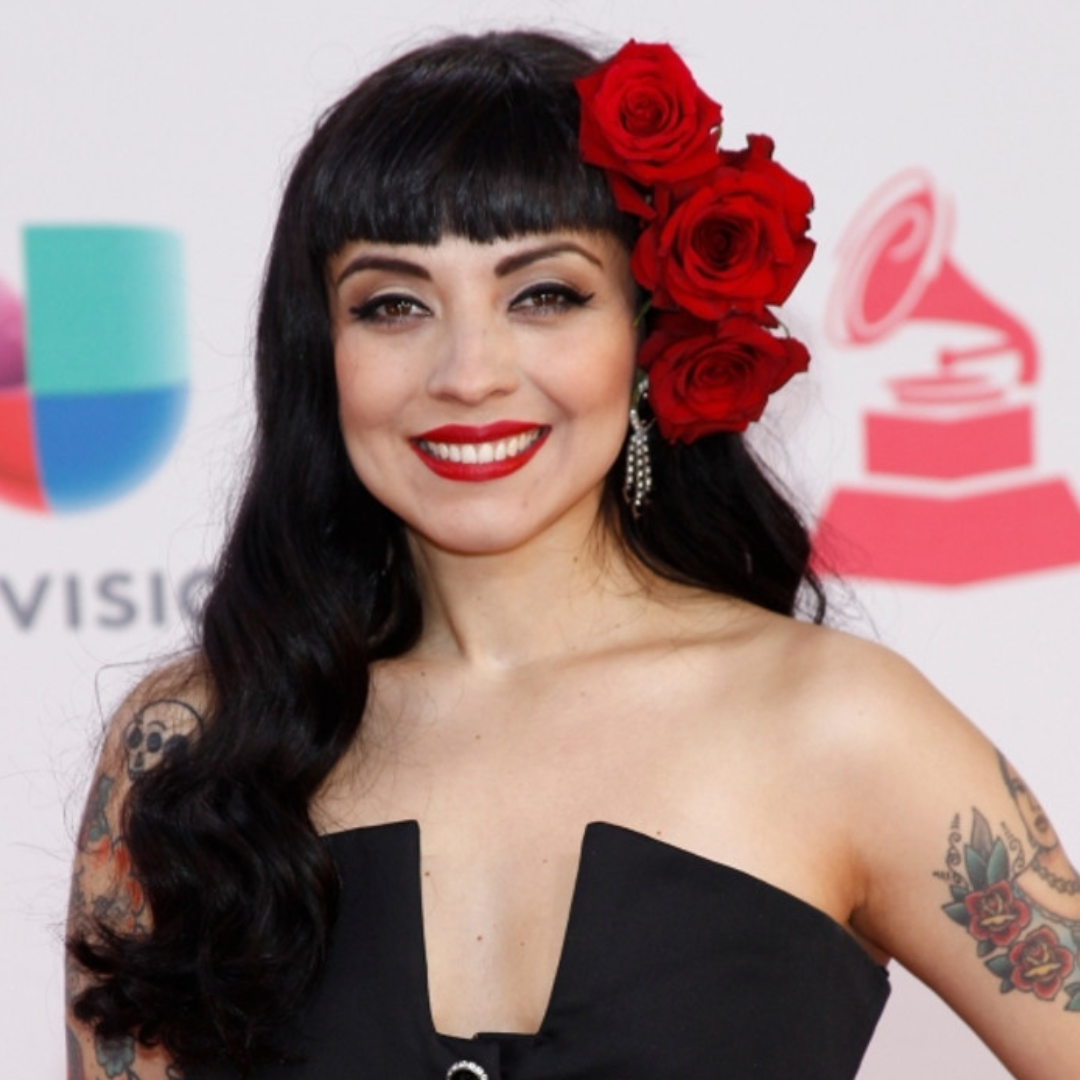 9 Female Singers in Spanish to Play on Repeat | Spanish with Dominique