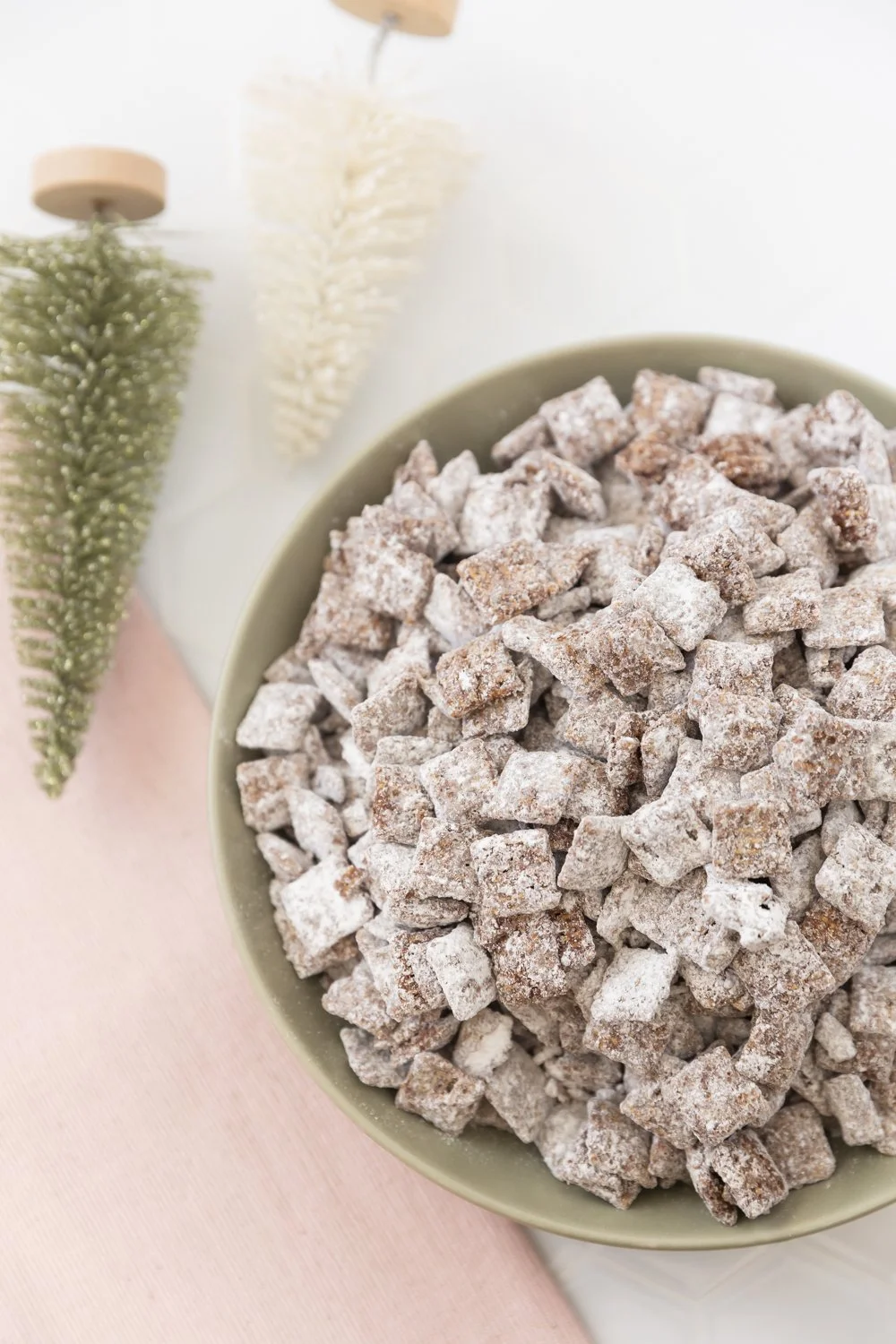 Muddy Buddies (a.k.a. Puppy Chow) — THE MOD DAISY