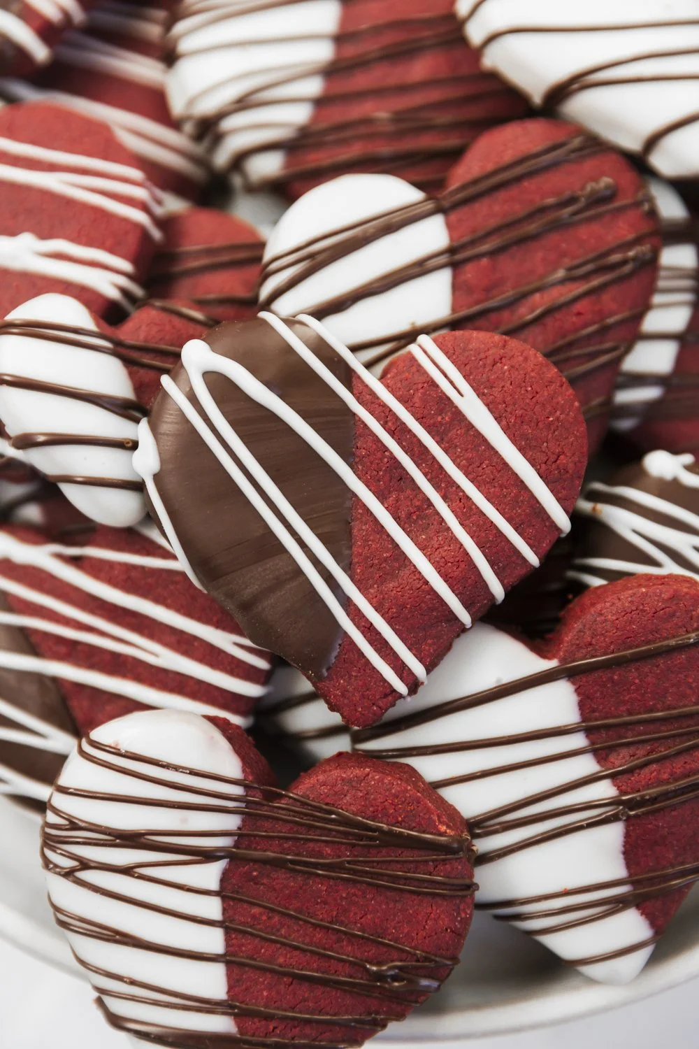 Red Velvet Shortbread Cookies (Valentine's Day Shortbread Cookies ...