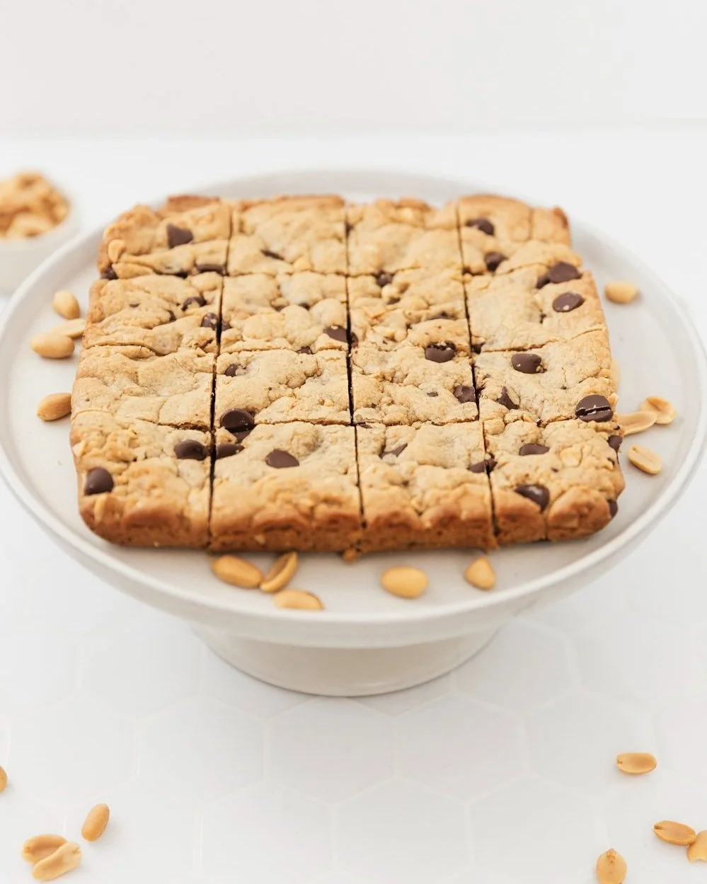 Peanut Butter Chocolate Chip Cookie Bars — The Mod Daisy