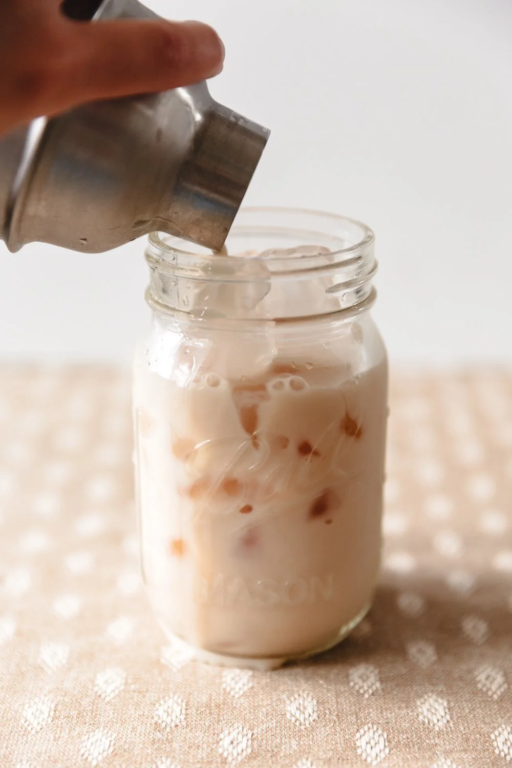 Shaken Vanilla Iced Tea Latte — THE MOD DAISY