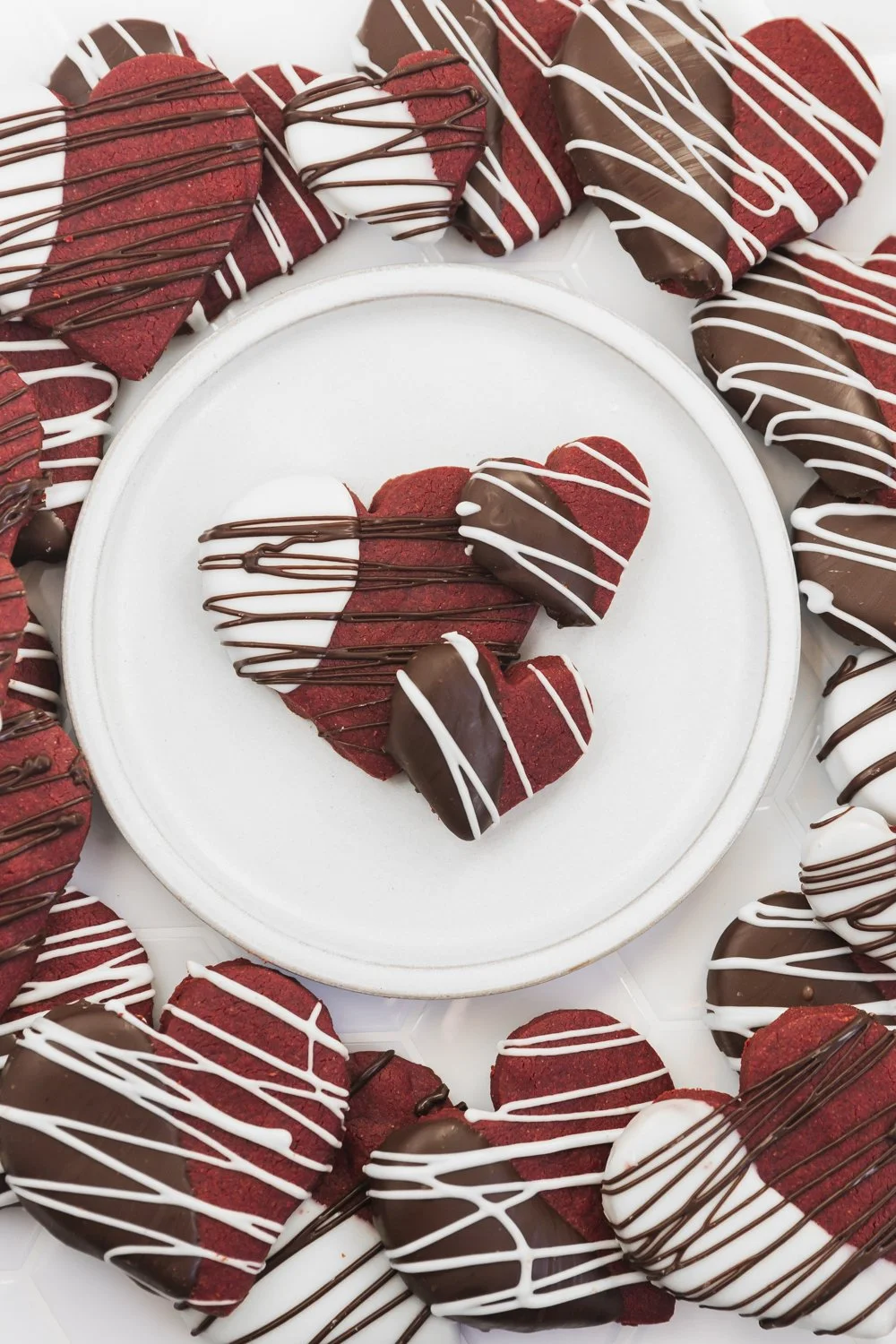Red Velvet Shortbread Cookies (Valentine's Day Shortbread Cookies ...