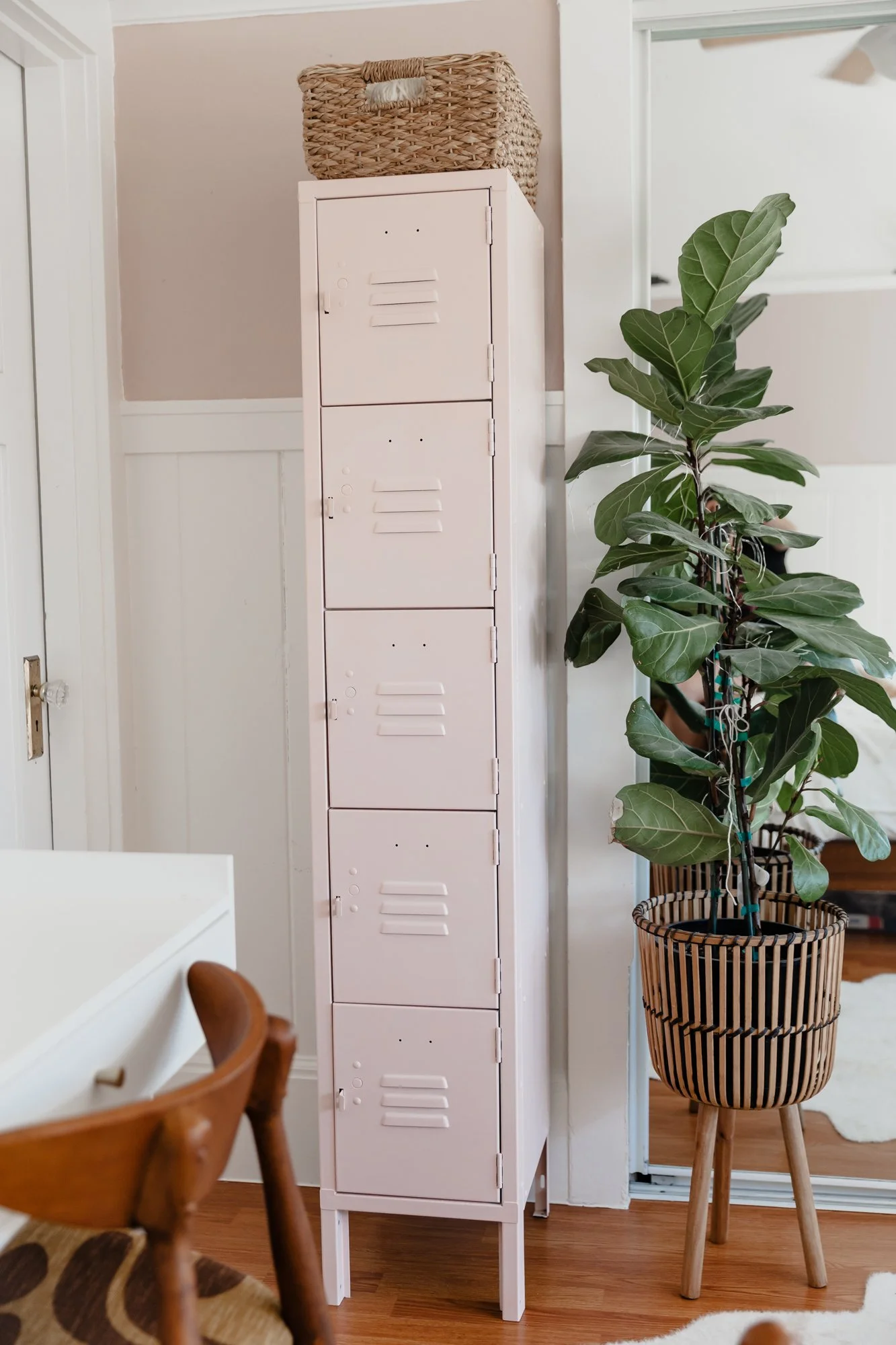 Locker Makeover with Enamel Paint — THE MOD DAISY