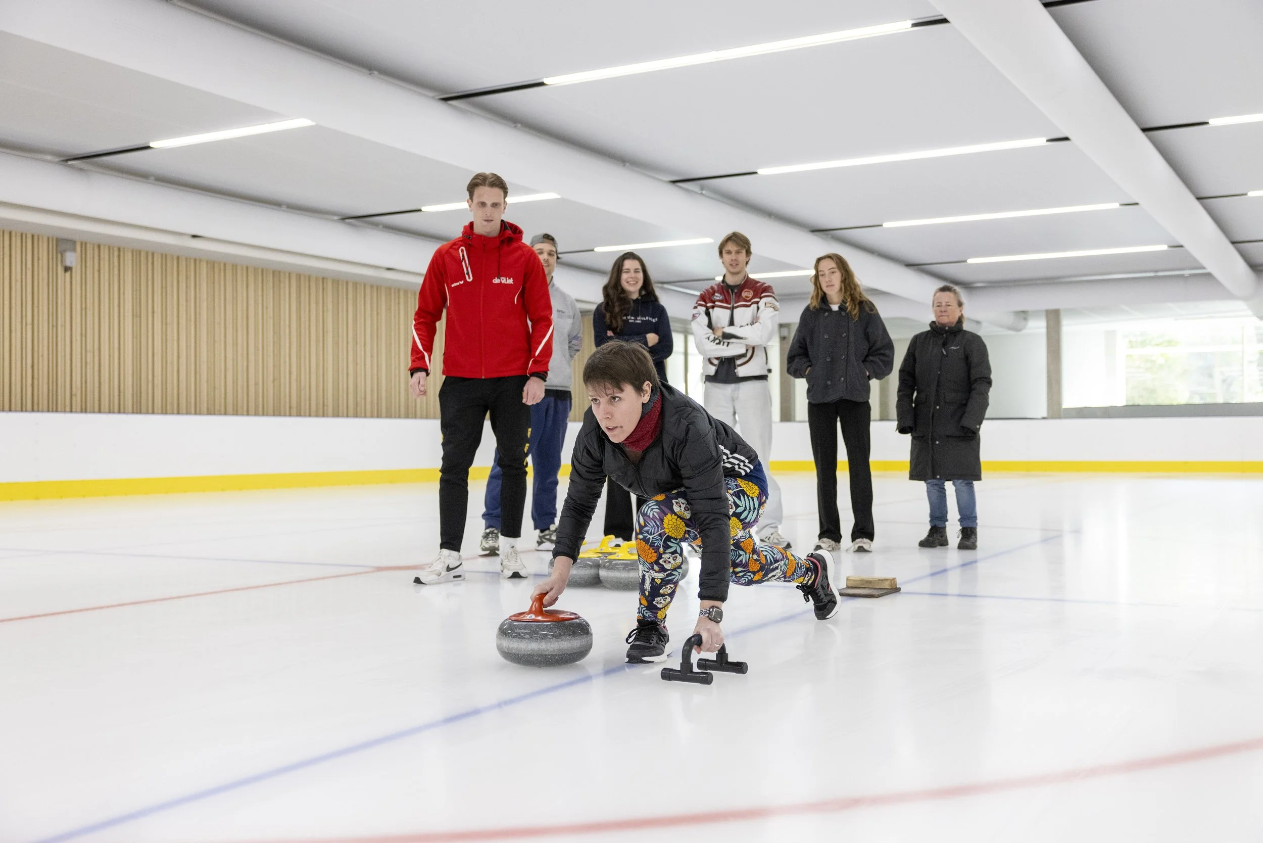 Curling, het coolste uitje! — IJshal De Vliet in Leiden