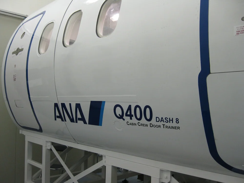Q400 Trainers — Aviation Reproduction Inc.