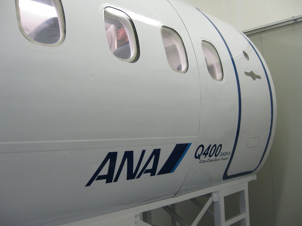 Q400 Trainers — Aviation Reproduction Inc.